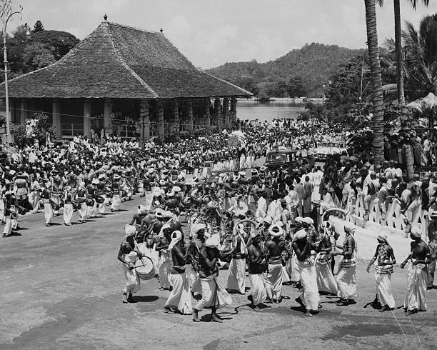 QUEEN ELIZABETH II 1954 Royal Tour of Ceylon Sri Lanka OLD PHOTO 43 $9. ...