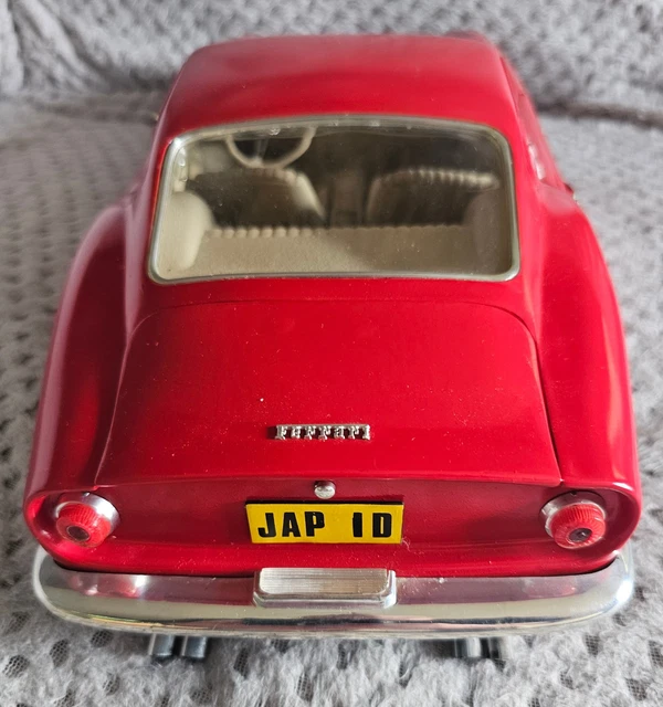 BUILT AND PAINTED. Large scale (1/12?) Ferrari plastic model car kit £ ...