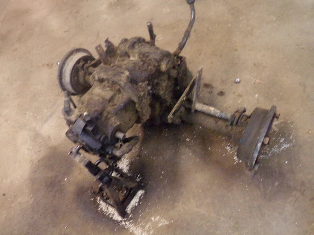 JOHN DEERE 400 Lawn Tractor Rear Axle Transmission Hydro Pump £474.13 ...