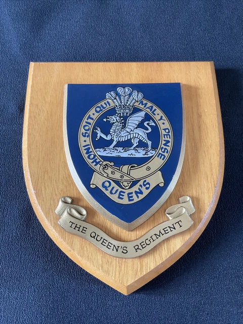 VINTAGE RARE MILITARY Mess Shield / Plaque “The Queens Regiment" Hand ...