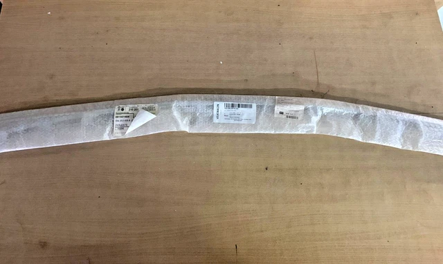 GENUINE BRAND NEW VW Tiguan Rear Bumper Centre Chrome 07/2020 Onwards ...