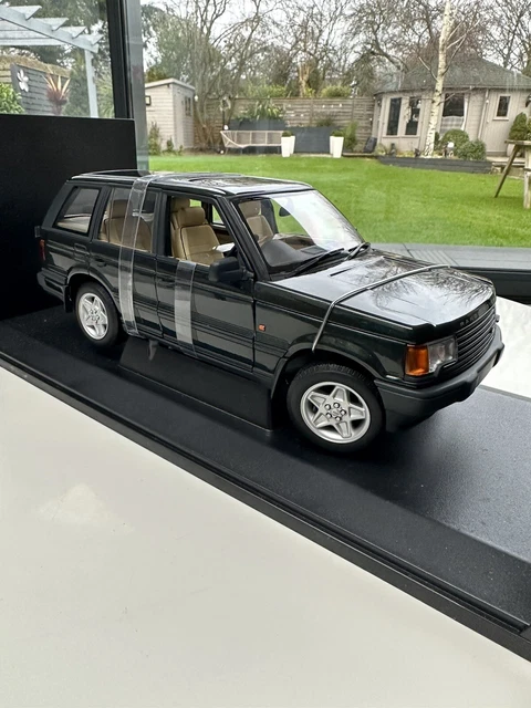 1:18 AUTOART RANGE Rover P38 Land Rover rare Epsom vert moulé sous ...