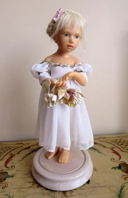&ARTIST DOLL HELOISE / Heloise Doll: ""The Little Girl Standing" £1,048 ...