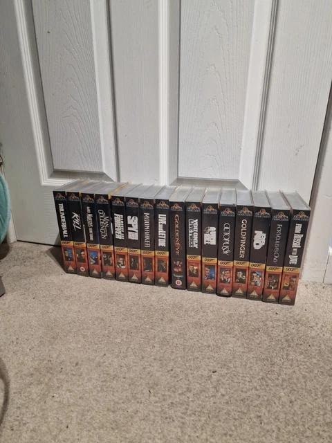 THE JAMES BOND 007 Collection VHS Bundle X 17 Collectible Items £14.99 - PicClick UK