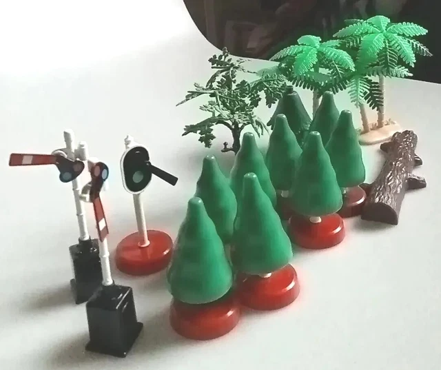TOMY TRACKMASTER THOMAS The Tank Engine Trees Signals Bundle ...