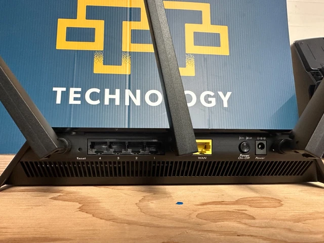 NETGEAR NIGHTHAWK AC1750 Smart WiFi Router R6700-100NAS (Used/Pristine ...