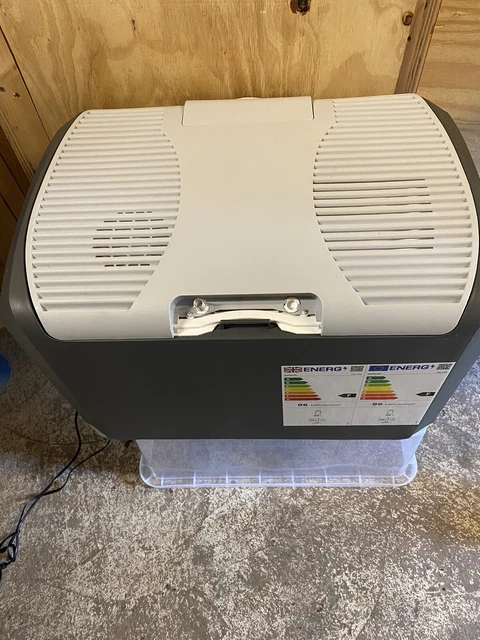 HALFORDS 40 LITRE electric cool box £45.00 - PicClick UK