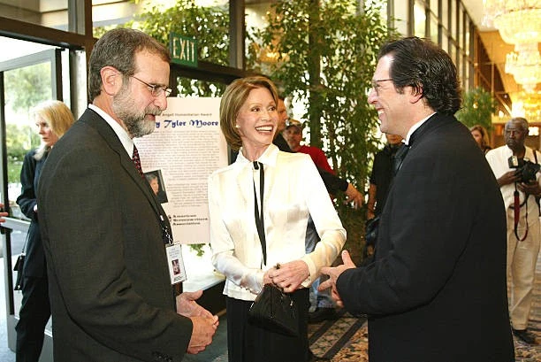 DAVE HACKEL MARY Tyler Moore her husband Dr Robert Levine American- Old ...