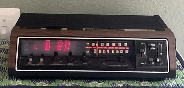 VINTAGE 1980S GENERAL Electric GE AM/FM Alarm Clock Radio | Model 7 ...