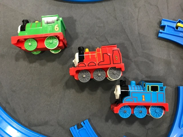 TOMY - THOMAS The Tank Engine And Friends Pull Back N Go Train Track ...