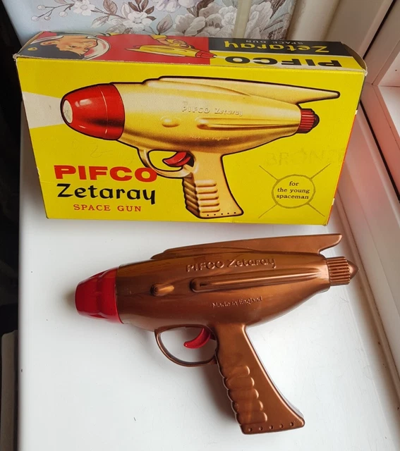 VINTAGE PIFCO ZETARAY Space Lazer Gun Torch Bronze, England 1960s ...