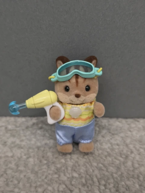 SYLVANIAN FAMILIES NURSERY Friends Pool Fun Baby Squirrel £6.52 ...