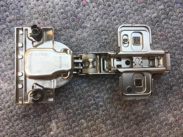 BLUM 70T359 POT hinge furniture hinge 110° clip hinge automatic closing ...