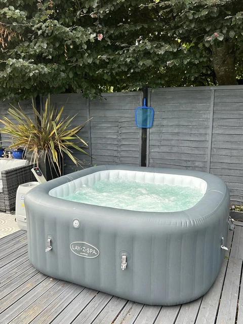 LAY-Z-SPA HAWAII HYDROJET Pro 6-Person Inflatable Hot Tub £465.72 ...