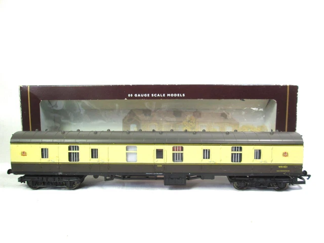 HORNBY R436 BR (WR) Mk1 Full Brake Parcels Coach - Brown/Cream - OO ...