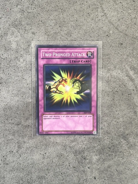 CARTE CARD YU-GI-OH Konami 1996 Two Pronged Attack SDY-028 Très Bon ...