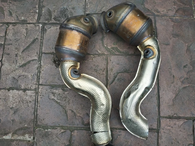 MERCEDES GENUINE E63S AMG 2 Catalytic downpipe A2134903700 A2134903800 ...