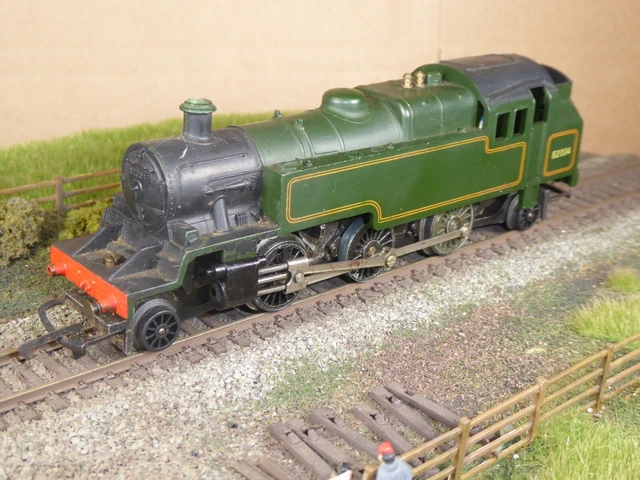 TRIANG 00 GAUGE BR Standard Class 2-6-2T Steam Tank Loco no 82004 in BR ...