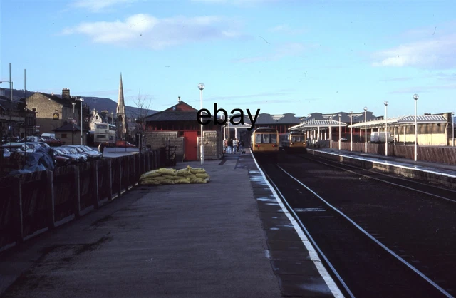 35MM RAILWAY SLIDE - View of Ilkley Station with DMU 142068 & 142081 in ...
