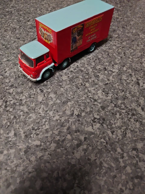 CORGI CLASSIC CODE 3 Bedford TK Chinese 6 Box Lorry Chipperfields ...