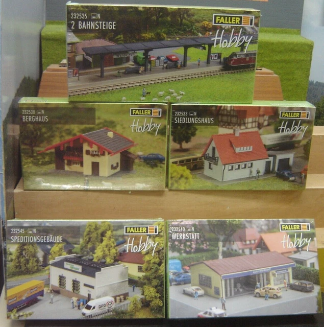 FALLER N 5 verschiedene Gebäude- und Bahnsteigbausätze im Set "Neu"(935 ...