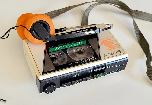 PEARL WHITE SONY Walkman WM-28 Classic working Collectable Rare (Read ...