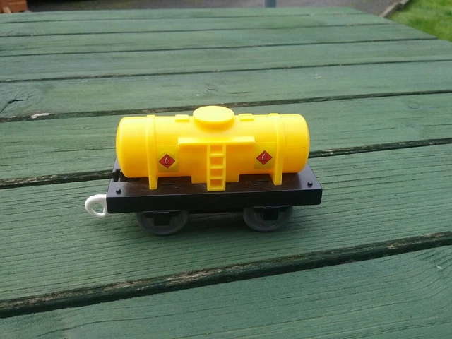 THOMAS THE TANK Engine & Friends Trackmaster Yellow Fuel Tank £3.50 ...
