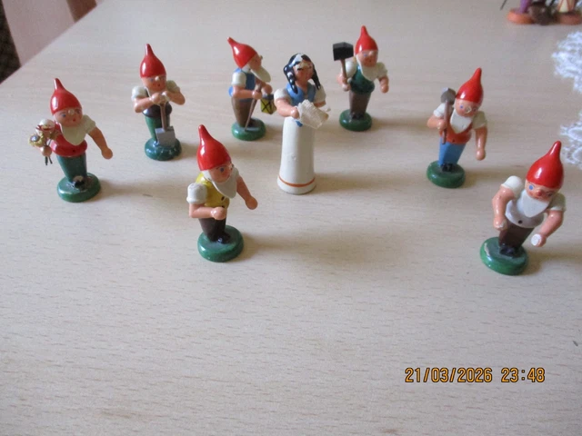 SCHNEEWITTCHENN UND DIE 7 Zwerge, Holzfiguren, bemalt, gebraucht,DDR ...