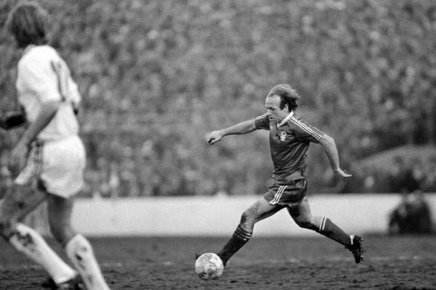 ARCHIE GEMMILL NOTTINGHAM Forest European Cup Semi-Final 1st leg ag ...