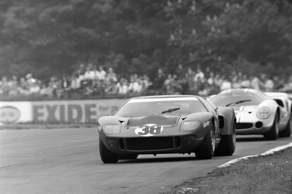 PAUL HAWKINS, FORD GT40 Sports Car 1968 Racing Old Photo 4 $10.00 ...