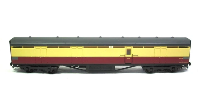 BACHMANN LNER 63' Full Brake Coach (BG) - BR Red & Cream - E12E - OO ...