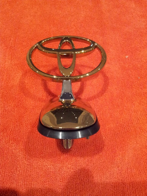 ORIGINAL TOYOTA EMBLEM Gold Kühlerfigur Motorhaube 75303-60020 Badget ...