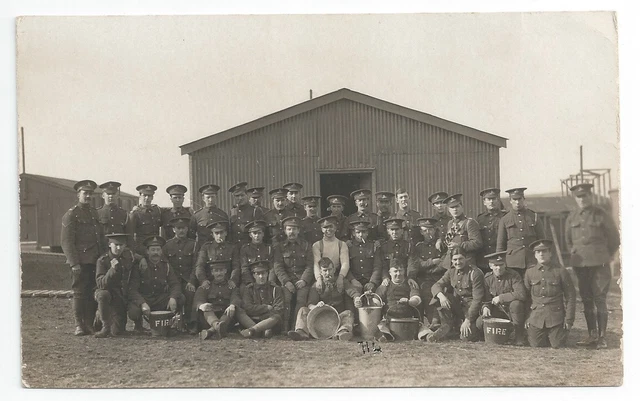 WW1 ROYAL ARTILLERY Group of Soldiers w Fire Buckets RP PC EUR 21,69 ...