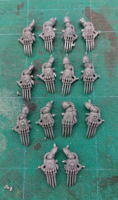 WARHAMMER 40K SPACEMARINE Close Combat Weapons Lighting Claws X14 Bits ...