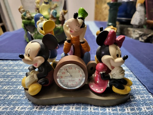 RARE WALT DISNEY World Many Characters Heavy Resin Desk Clock Mickey ...