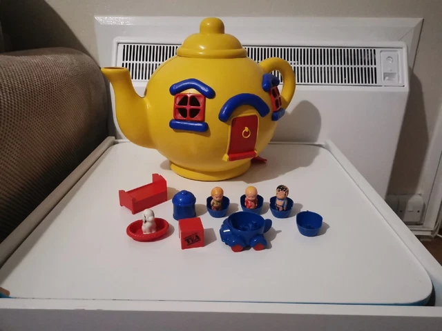 VINTAGE BLUEBIRD THE Big Yellow Teapot Toy 1981 & Accessories Retro 80s ...