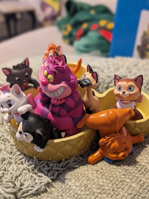 DISNEYLAND TOKYO RESORT Disney Cats Figurine Set Dinah Oliver Figaro ...