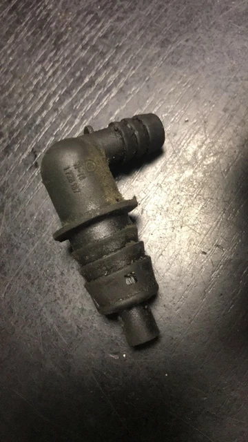 BMW E34 M50 Motore PCV Giunto tubo respiratore 1726187 EUR 4,65 ...