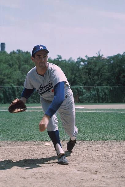 PITCHER SANDY KOUFAX Of The Los Angeles Dodgers 1965 Baseball OLD PHOTO ...