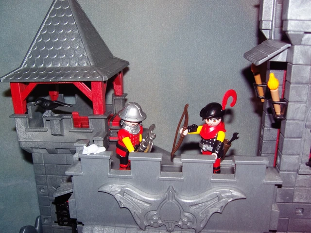 PLAYMOBIL ROCK CASTLE 3269 Complete, all original figures and ...