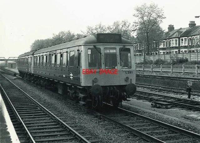 PHOTO 2-CAR Dmu Set Approaching West Ealing Made Up Of Class 149 ...