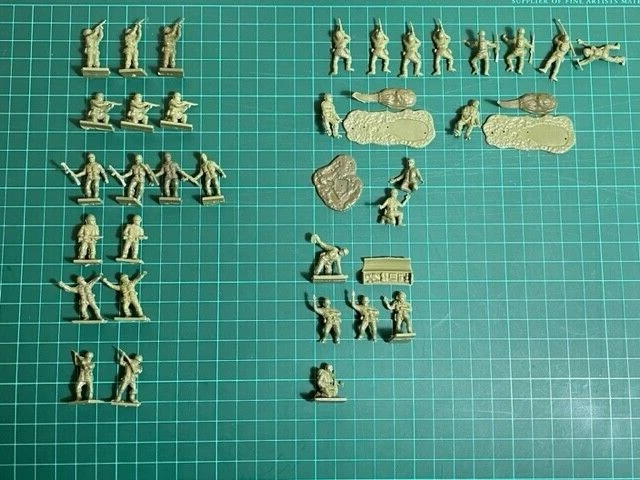 AIRFIX 1/72 SCALE WWII British Paratroops Figures [01723] Near Complete ...