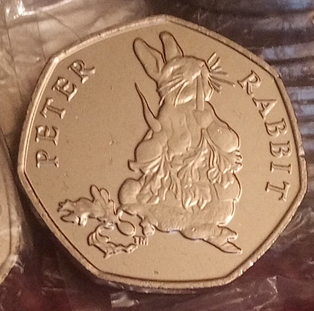 UNCIRCULATED 2018 PETER RABBIT 50p coin eating carrot/radish from ...