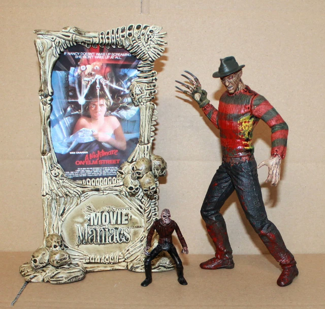 MOVIE MANIACS BLODDY Variant FREDDY KRUEGER Action Figure Mcfarlane ...