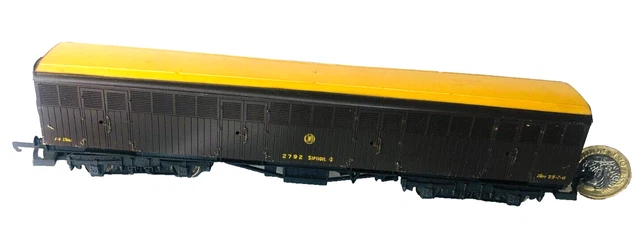 TRAIN MODEL RAILWAYS LIMA Italy Vintage Brown OO Coach Carriage ra £14. ...