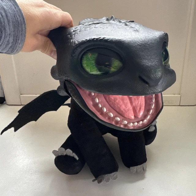 DREAMWORKS HOW TO Train Your Dragon Toothless Puppetronic by RealFX ...