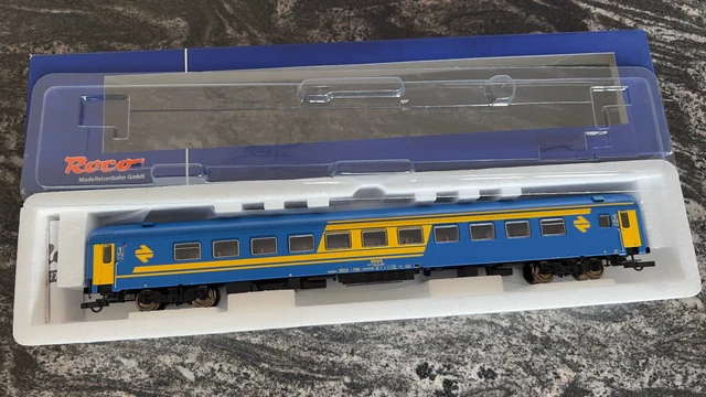 ROCO 45773 RENFE S/9000 1. Kl Nueva Imagen H0 DC EUR 150,00 - PicClick DE