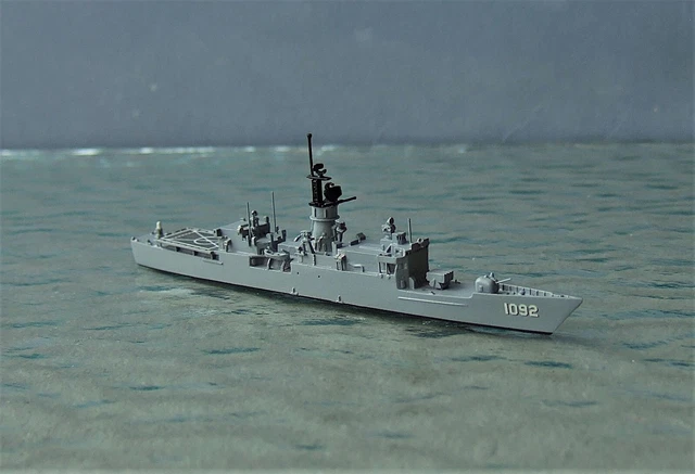 FRIGATE USS THOMAS C. HART by Argos 1:1250 Waterline Ship Model £47.95 ...