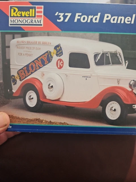VINTAGE REVELL MONOGRAM 37 Ford Panel Van 1/25 Scale Model £16.51 ...