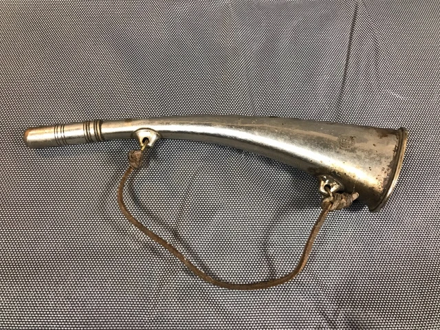 ANCIENNE PETITE CORNE de chasse trompe en métal Manufrance vintage EUR ...